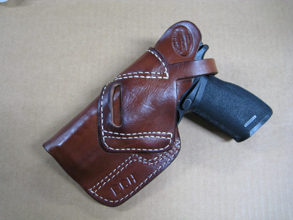 Cross Draw Carry Holster With Safety Strap – Azula Gun Holsters